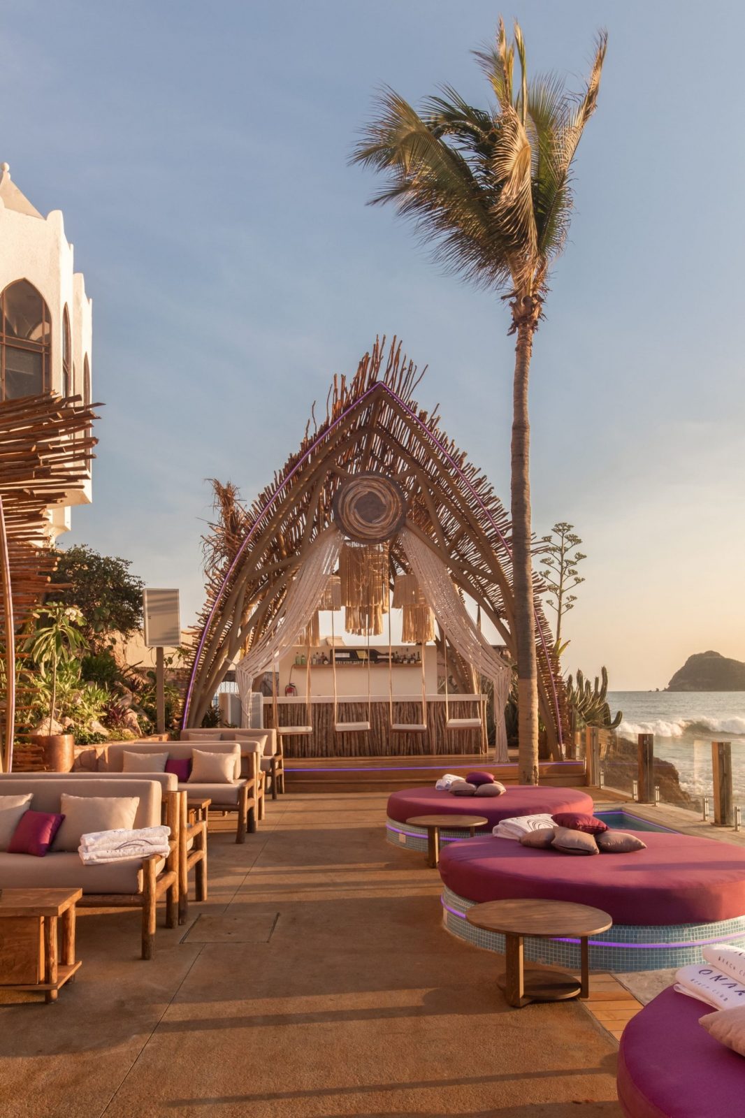 Onaki Beach Club de Playa - Punto Valentinos Mazatlán